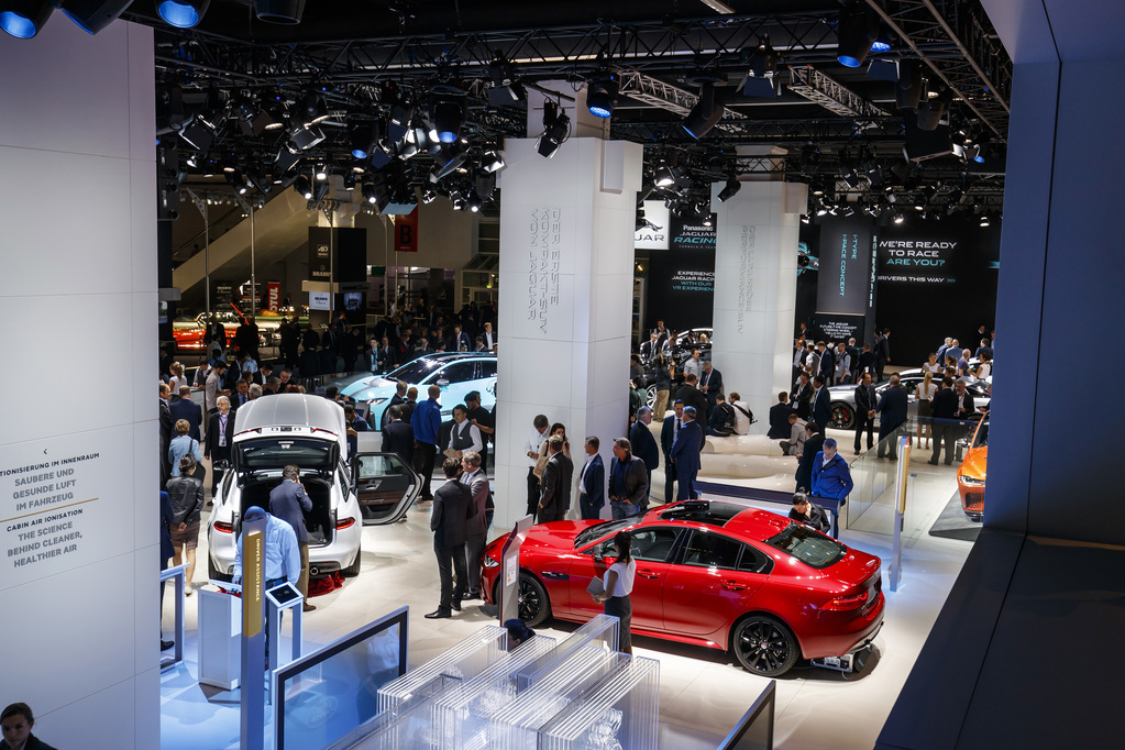 JAGUAR LAND ROVER RACING AHEAD WITH ELECTRIFICATION | Jaguar Media Newsroom