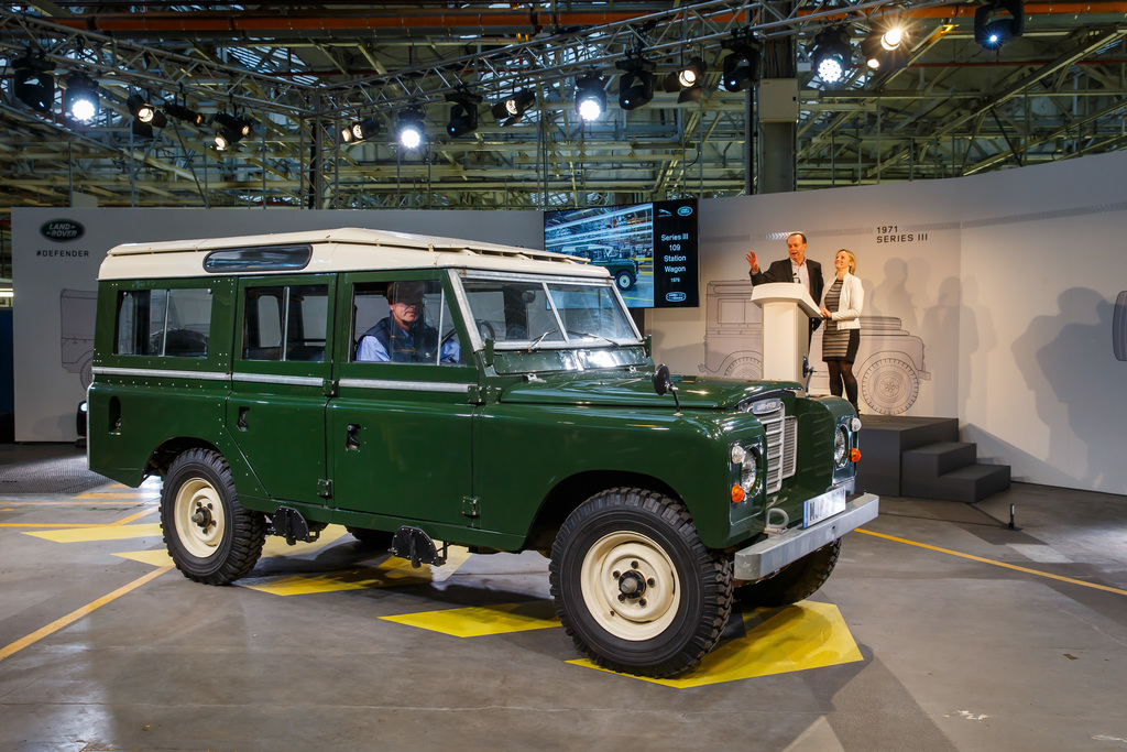 Celebrating The Legend - Last of the Current Land Rover Defenders is ...