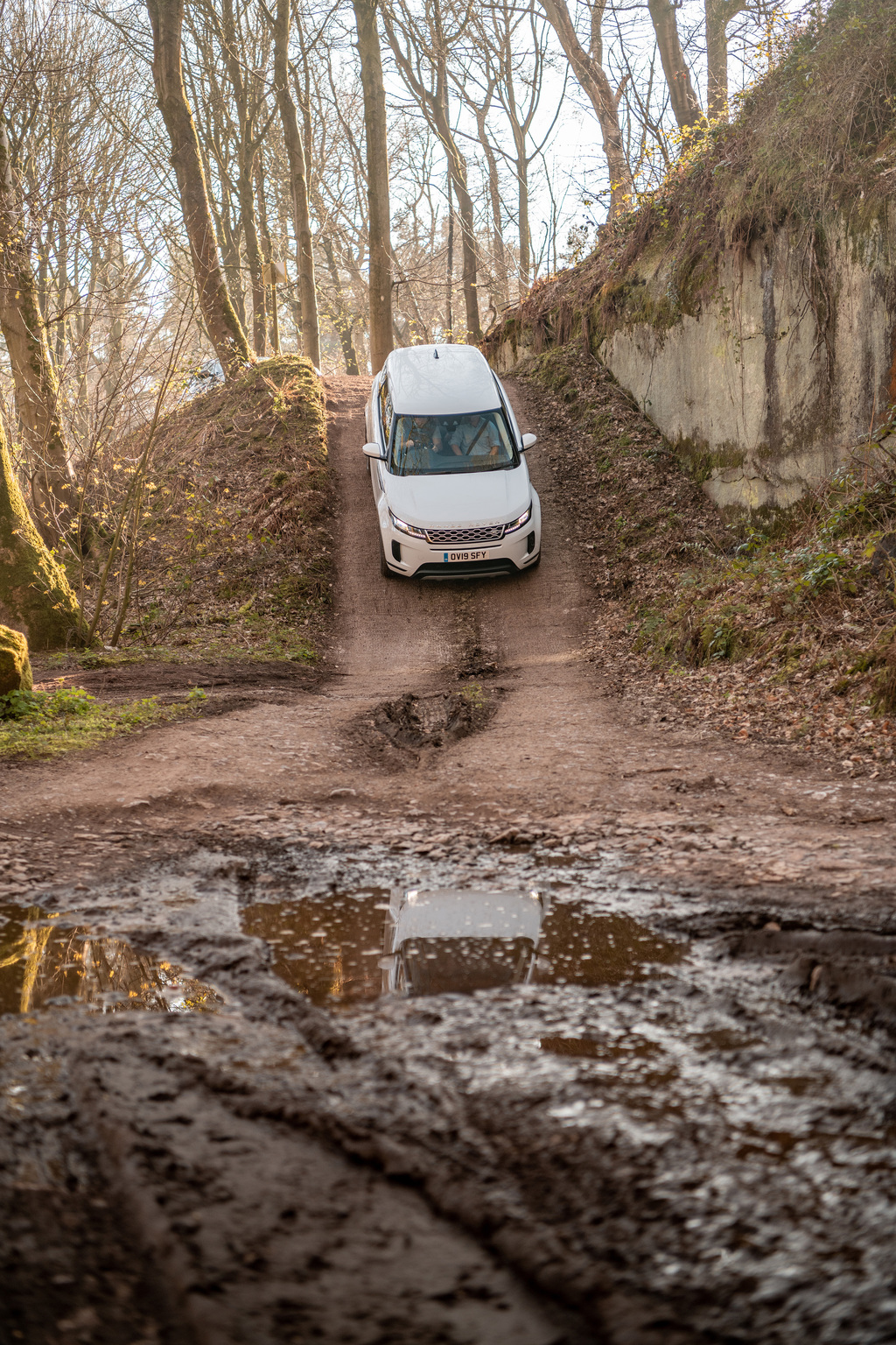 RANGE ROVER EVOQUE THE FIRST LUXURY COMPACT SUV TO COMPLY TO STRICTER ...