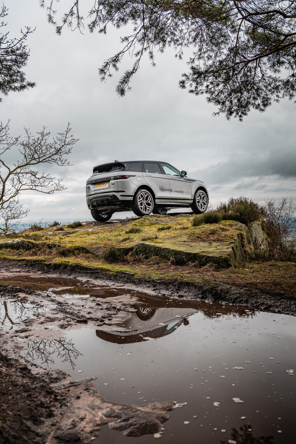 RANGE ROVER EVOQUE THE FIRST LUXURY COMPACT SUV TO COMPLY TO STRICTER ...
