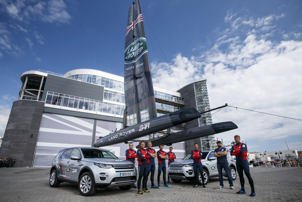 LAND ROVER PARTENAIRE OFFICIEL ET EXCLUSIF DE L’INNOVATION DE "BAR ...