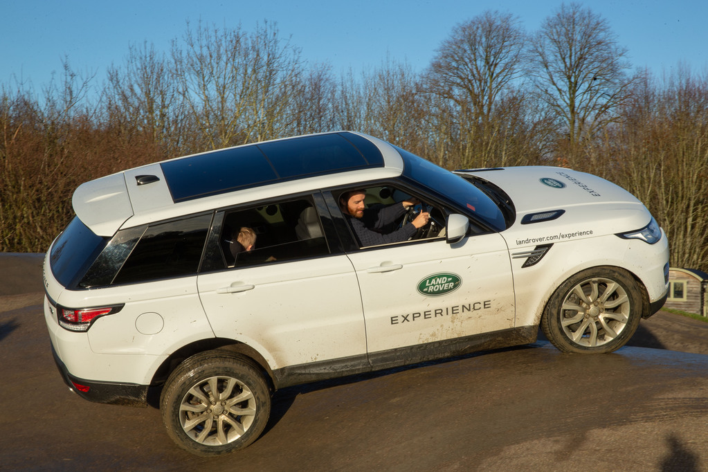 ULTIMATE FAMILY CHRISTMAS AT LAND ROVER EXPERIENCE EASTNOR’S WINTER ...