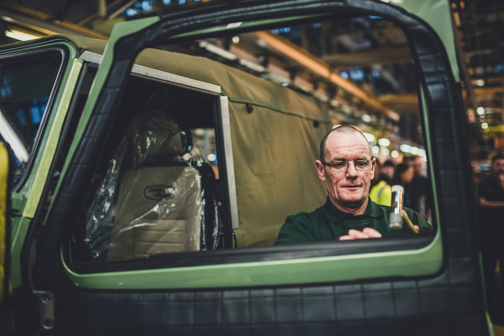 Celebrating The Legend - Last of the Current Land Rover Defenders is ...