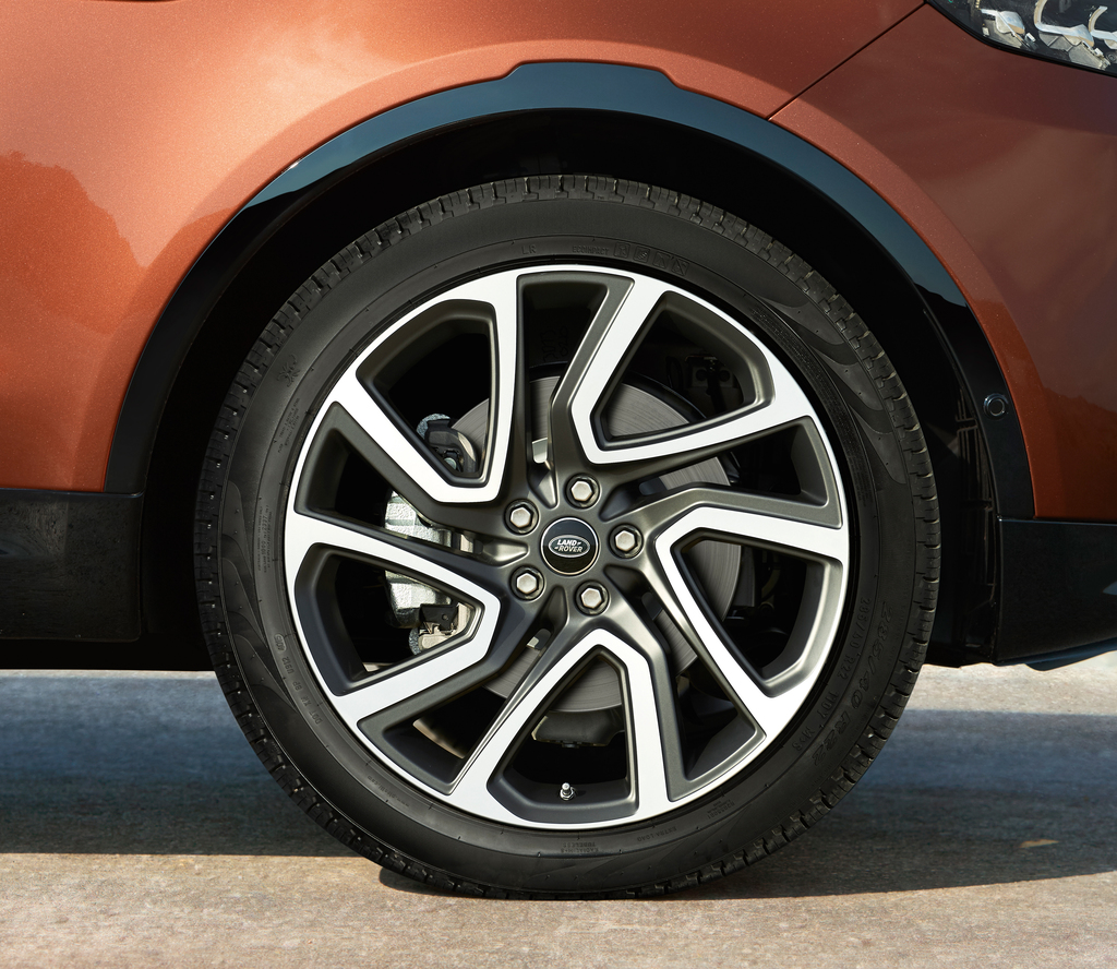 LAND ROVER REVEALS NEW DISCOVERY - DYNAMIC DESIGN PACK | Land Rover ...