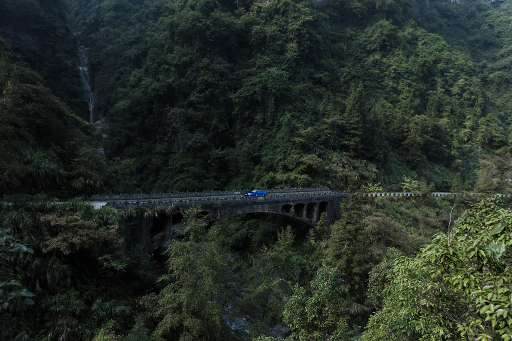 SUPERCAR BEATER: RANGE ROVER SPORT SVR SETS TIANMEN ROAD RECORD | Land ...