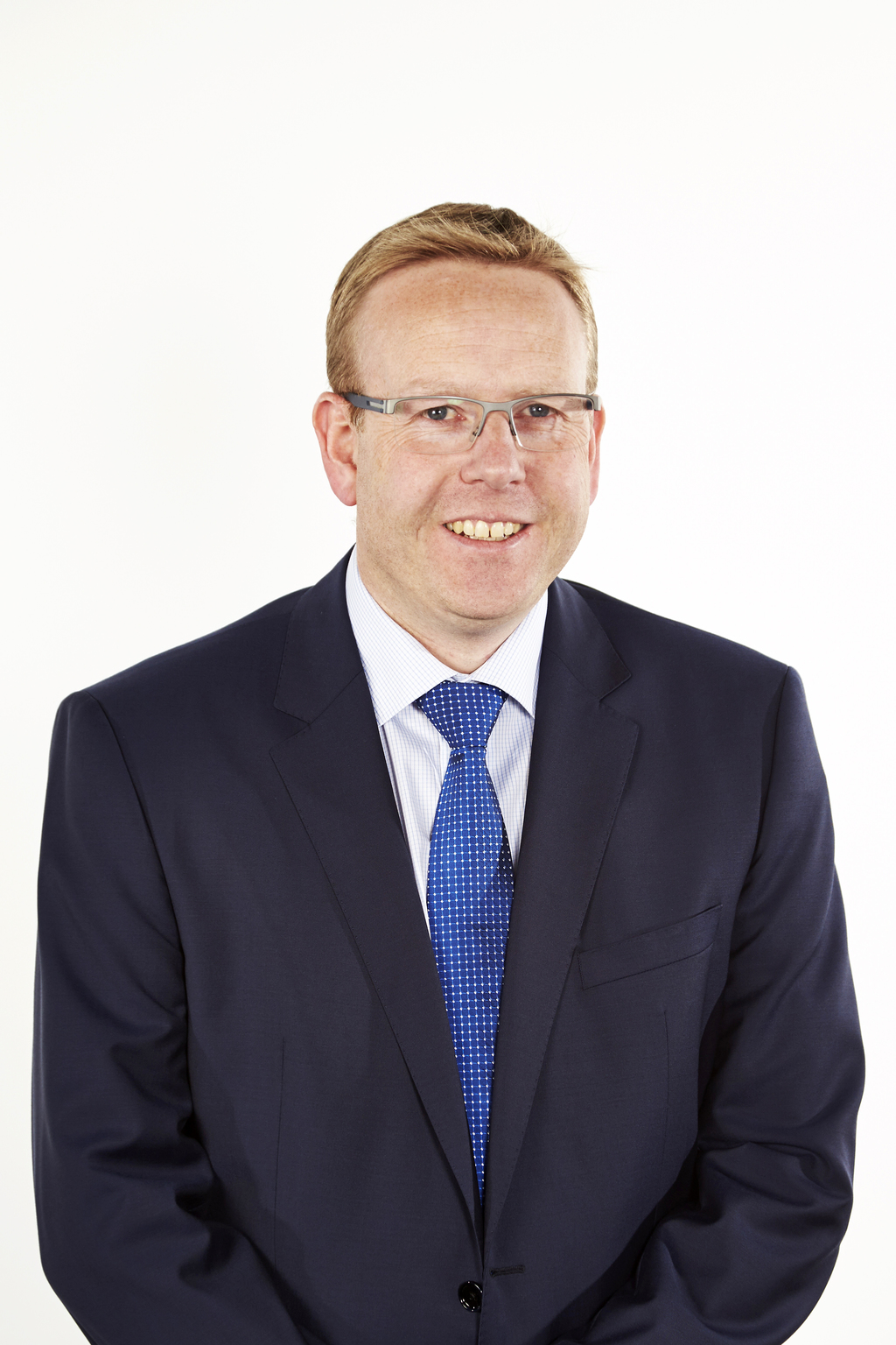 LAND ROVER REVEALS NEW DISCOVERY - PEOPLE | JLR Media Newsroom