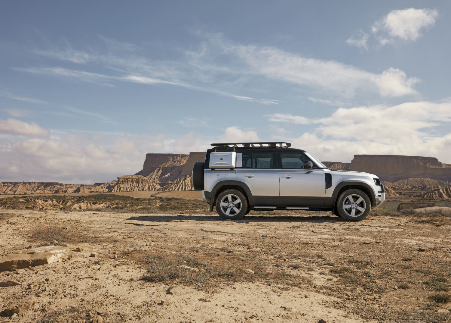 OVERVIEW: INTRODUCING THE NEW LAND ROVER DEFENDER | JLR Media Newsroom