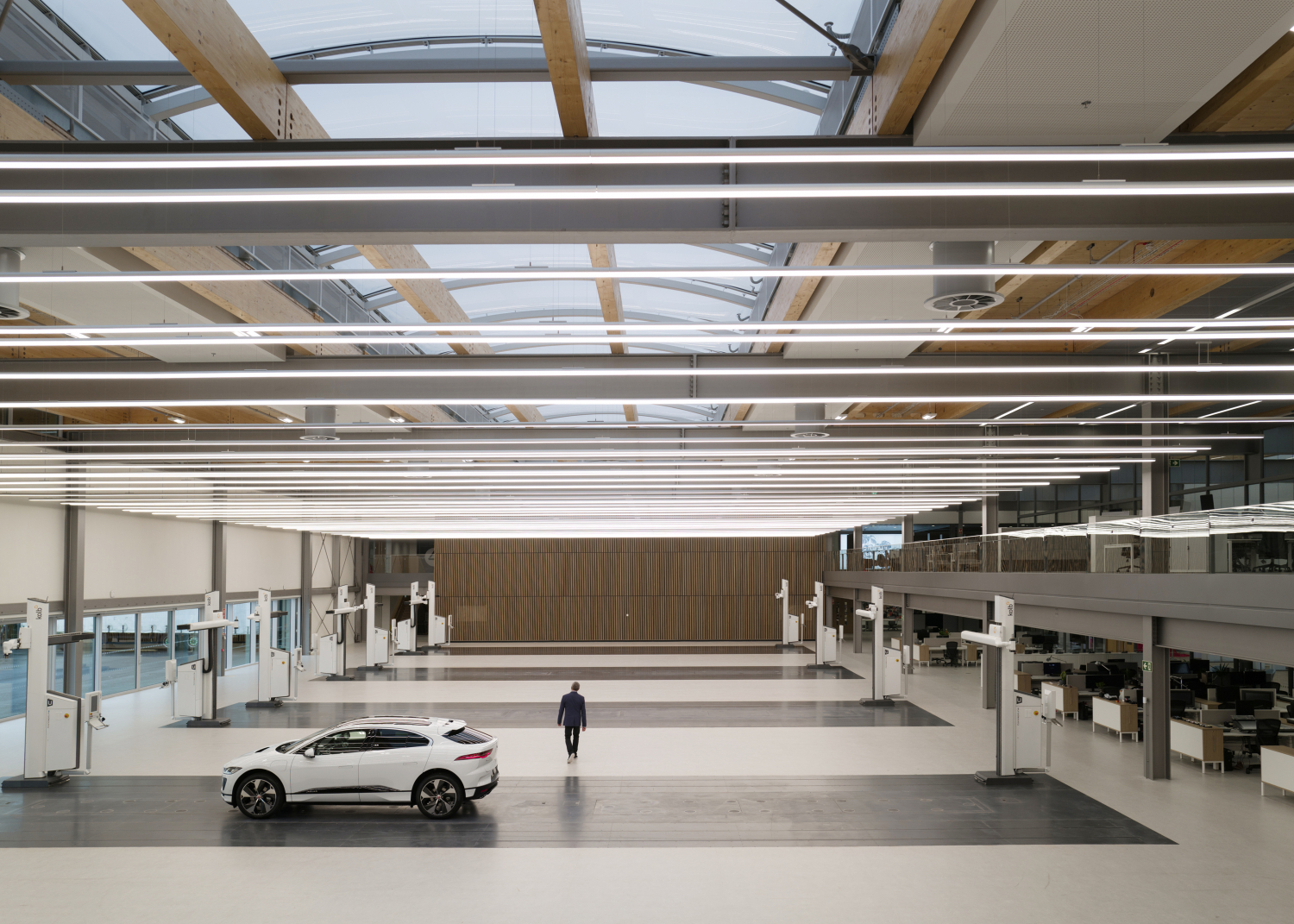 NEW JAGUAR DESIGN STUDIO: JAGUAR OPENS THE DOORS TO ITS HEART AND ...