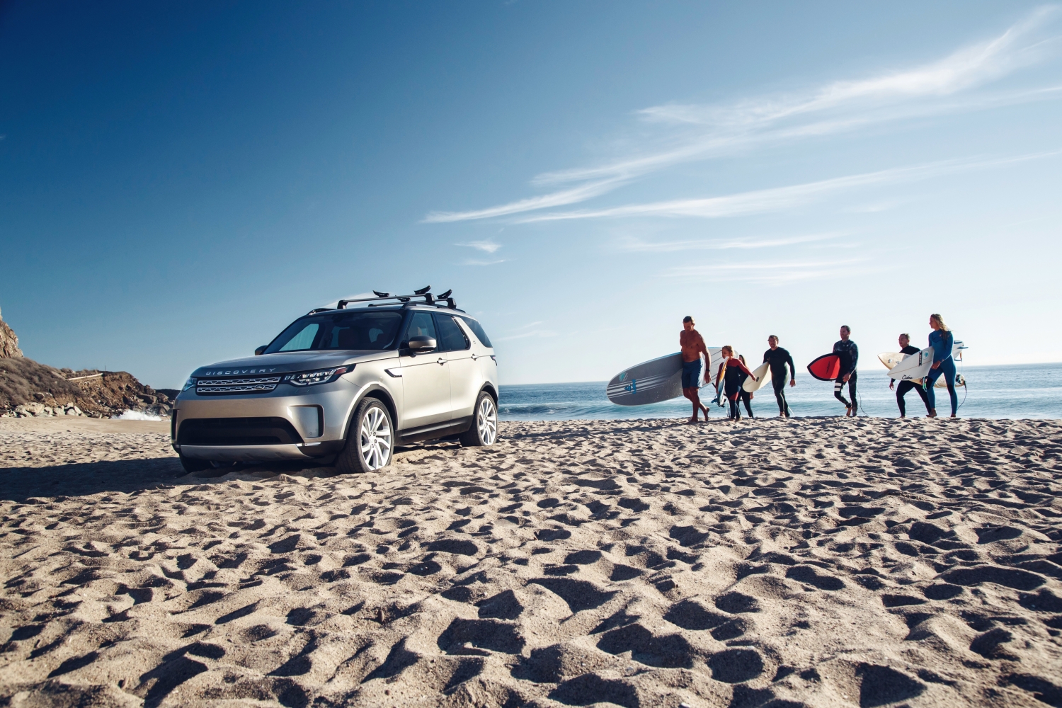 MAKING WAVES: LA SURFERS EXPERIENCE NEW LAND ROVER DISCOVERY AHEAD OF U ...