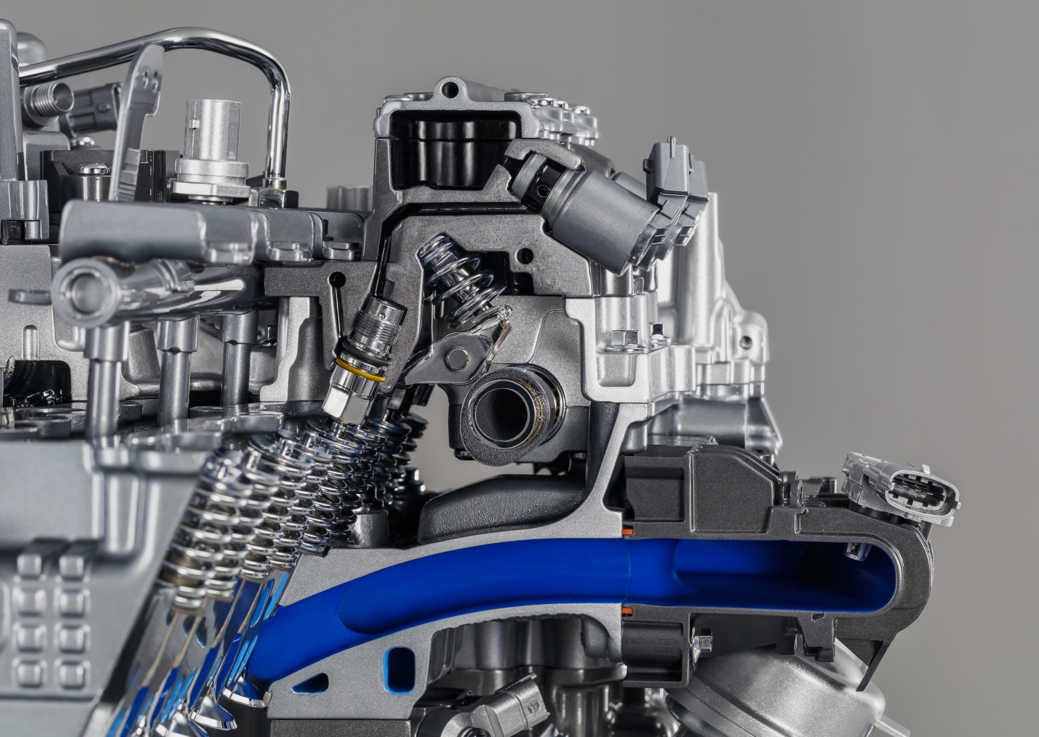 NOUVELLE JAGUAR F-TYPE QUATRE CYLINDRES: UNE PURE SPORTIVE AGILE ET ...