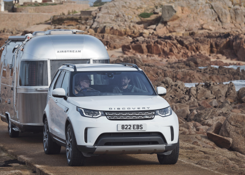 LAND ROVER DISCOVERY TOW ASSIST TECHNOLOGY IS PROVED ‘IDIOT PROOF’ BY ...