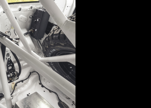 BOWLER DEFENDER CHALLENGE VEHICLE - INTERIOR IMAGES | JLR Media Newsroom