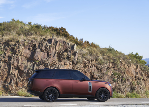 ORDERS OPEN FOR FLAGSHIP SV MODEL | Land Rover Media Newsroom