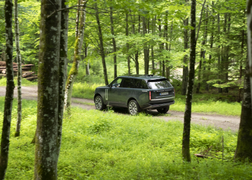 Der neue Range Rover - Belgravia Green/Autobiography D350 | Land Rover ...