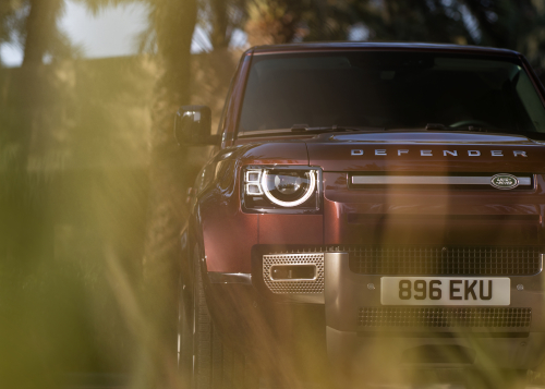 DEFENDER 130 SE P400 - SEDONA RED - LOCATION | Land Rover Media Newsroom