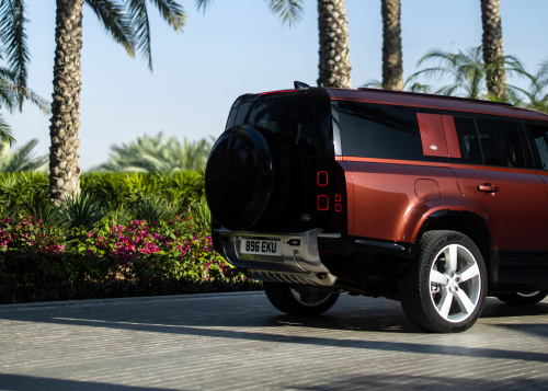 DEFENDER 130 SE P400 - SEDONA RED - LOCATION | Land Rover Media Newsroom