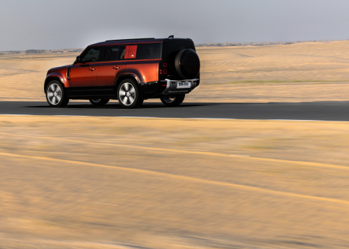 DEFENDER 130 SE P400 - SEDONA RED - DYNAMIC | Land Rover Media Newsroom