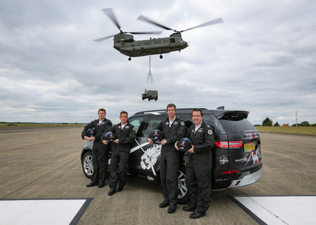LAND ROVER PARTNERS WITH RAF CHINOOK DISPLAY TEAM | Jaguar Media Newsroom