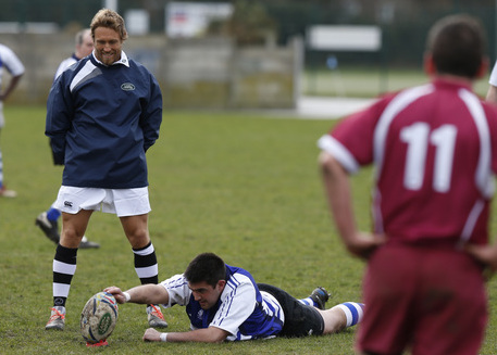 World’s Greatest Players Join Land Rover To Lend A Hand To The World’s ...