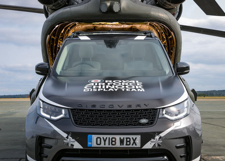 LAND ROVER PARTNERS WITH RAF CHINOOK DISPLAY TEAM | Jaguar Media Newsroom
