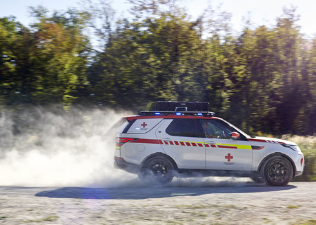 Land Rover Discovery Red Cross Emergency Response Vehicle | Land Rover ...