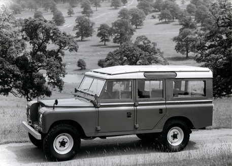 Land Rover Celebrates 50 Years at Eastnor Castle | Land Rover Media ...