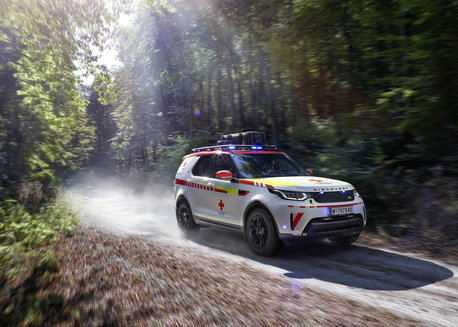 Land Rover Discovery Red Cross Emergency Response Vehicle | Land Rover ...